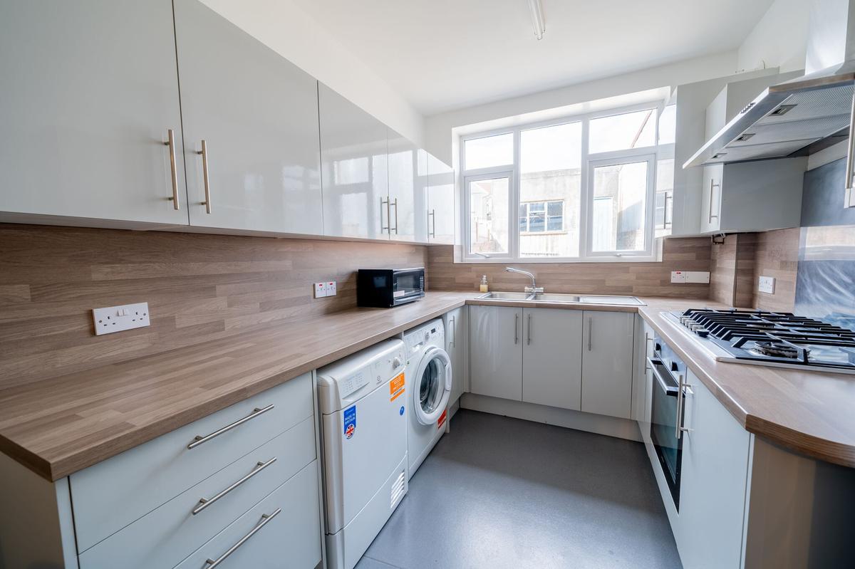 6 bedroom house for rent Rhyddings Terrace, Swansea, SA2 0DP | UniHomes