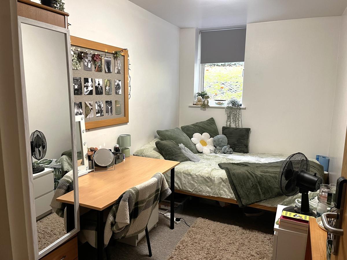 3 bedroom apartment for rent Sparkford Close Winchester, SO22 4FE ...