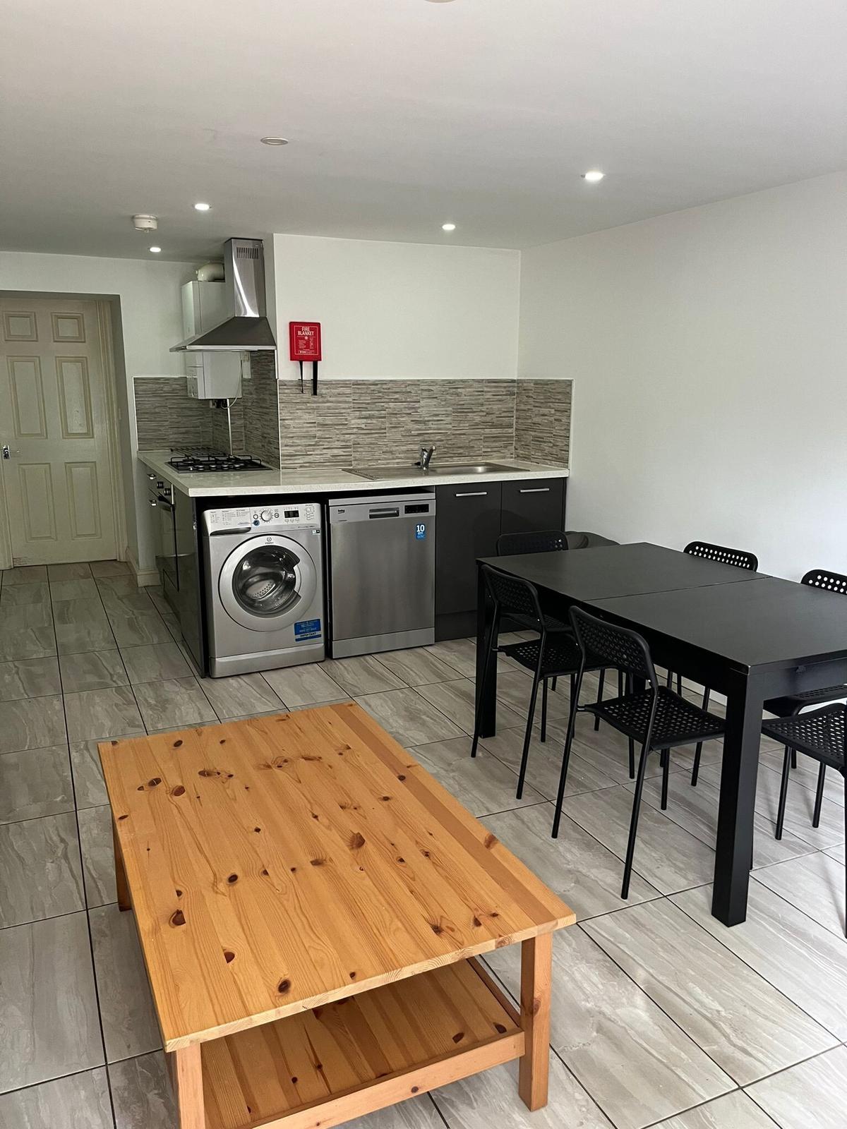 6 bedroom house for rent Letty Street, Cardiff, CF24 4EL | UniHomes