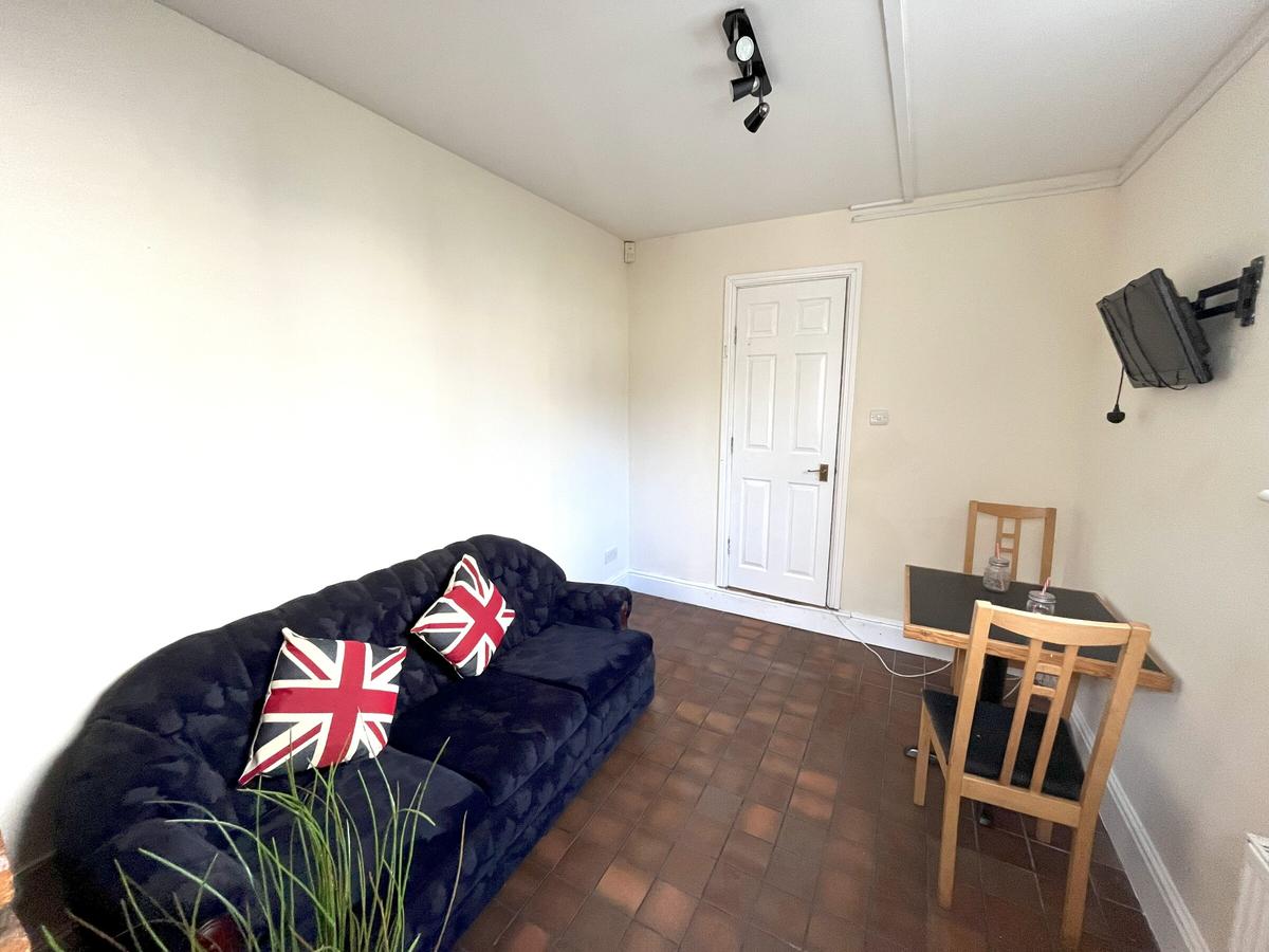 6 bedroom house for rent Laxey Road Bristol, BS7 0JA | UniHomes