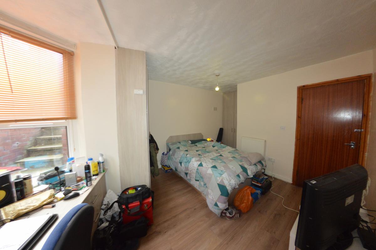 2 bedroom apartment for rent Victoria Road, Hyde Park Leeds, LS6 1DU ...