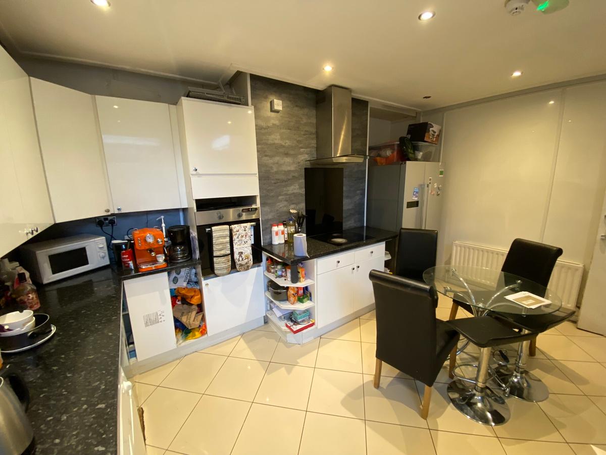 6 bedroom house for rent Rokeby Gardens Leeds, LS6 3JZ | UniHomes