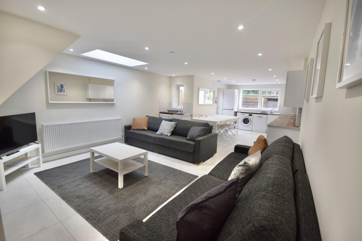 8 bedroom house for rent May Street Cardiff, CF24 4EW | UniHomes