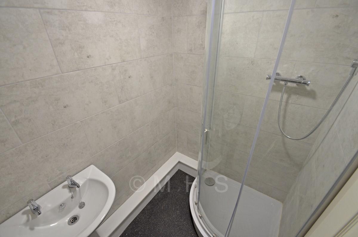 6 bedroom house for rent Woodhouse Street, Leeds, LS6 2NY | UniHomes