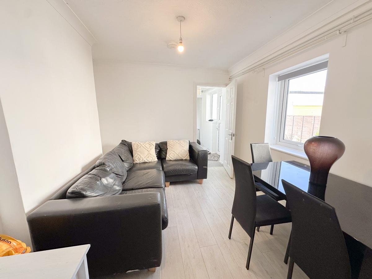 5 bedroom house for rent Stewart Road Bournemouth, BH8 8PB | UniHomes