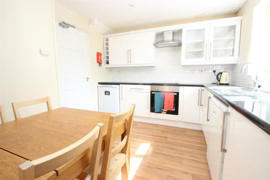 7 bedroom house for rent Mileway Gardens Oxford, OX3 7XH | UniHomes