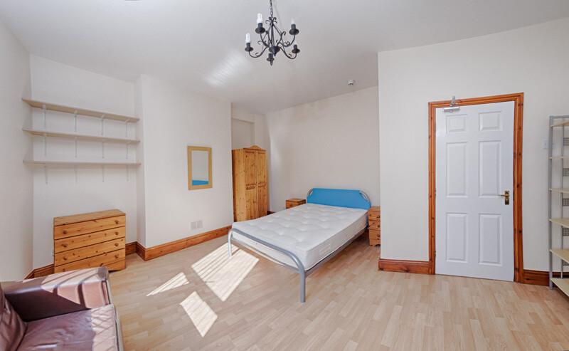 11 bedroom house for rent Dickenson Road, Manchester, M14 5HT | UniHomes