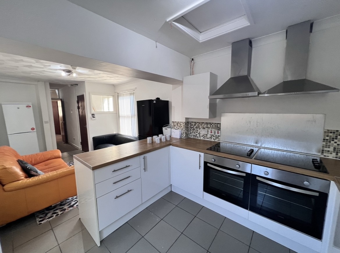 6 bedroom house for rent Harriet Street, Cardiff, CF24 4BX | UniHomes