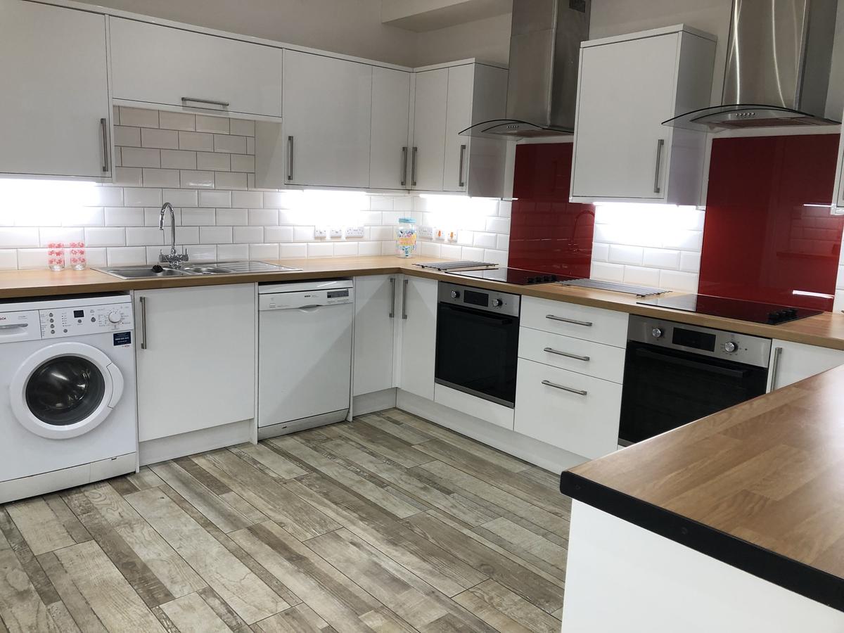 6 bedroom house for rent Henry Road Nottingham, NG7 2DR | UniHomes