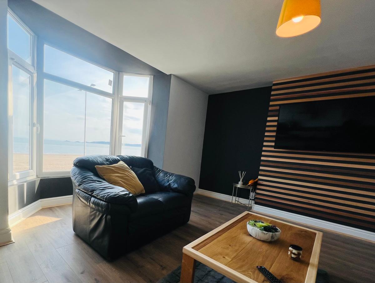 3 bedroom apartment for rent Oystermouth Road Swansea, SA1 3UL | UniHomes