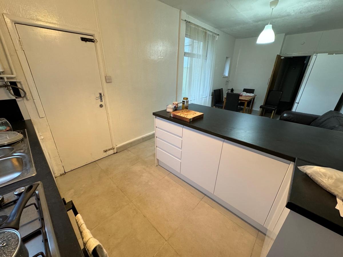 5 bedroom house for rent Mackintosh Place Cardiff, CF24 4RN | UniHomes
