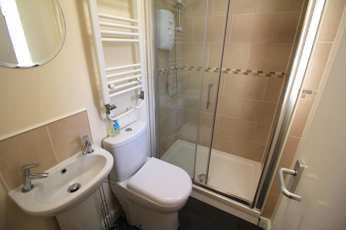 4 bedroom house for rent Hemlin Close Norwich, NR5 8JB | UniHomes