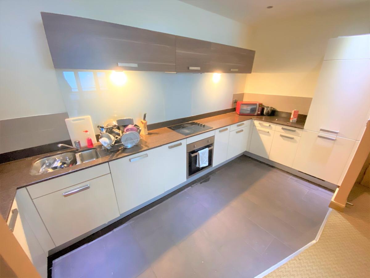 3 bedroom apartment for rent The Lounge Leeds, LS6 3HU | UniHomes