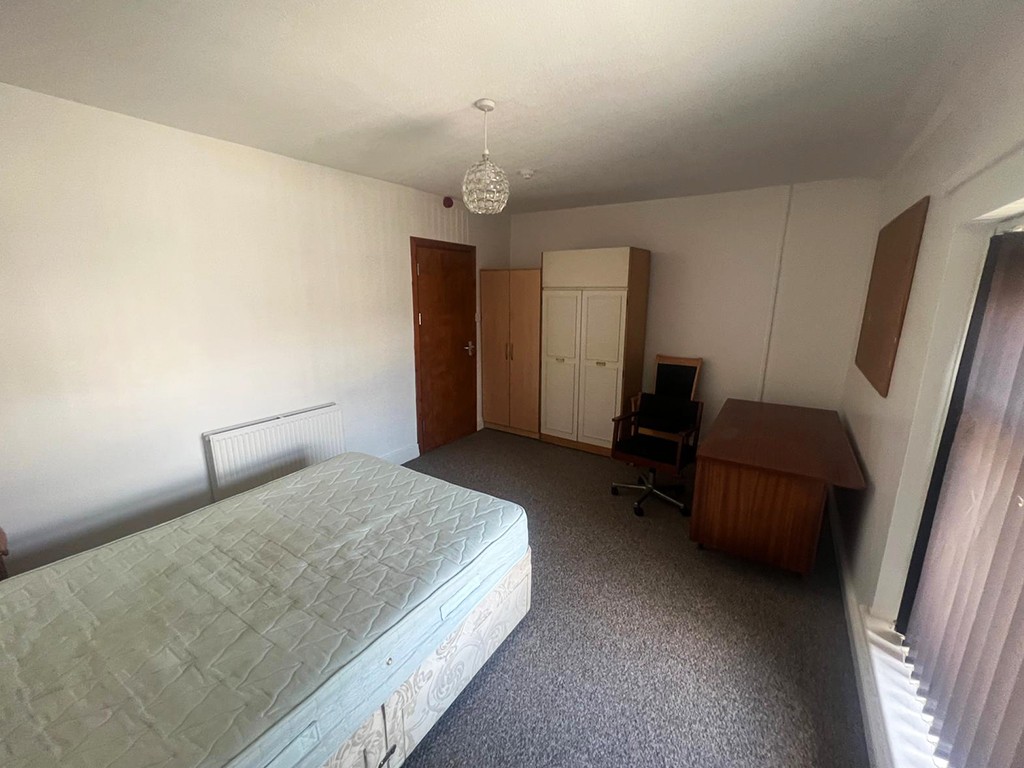 3 bedroom apartment for rent Victoria Terrace Swansea, SA1 4LS | UniHomes