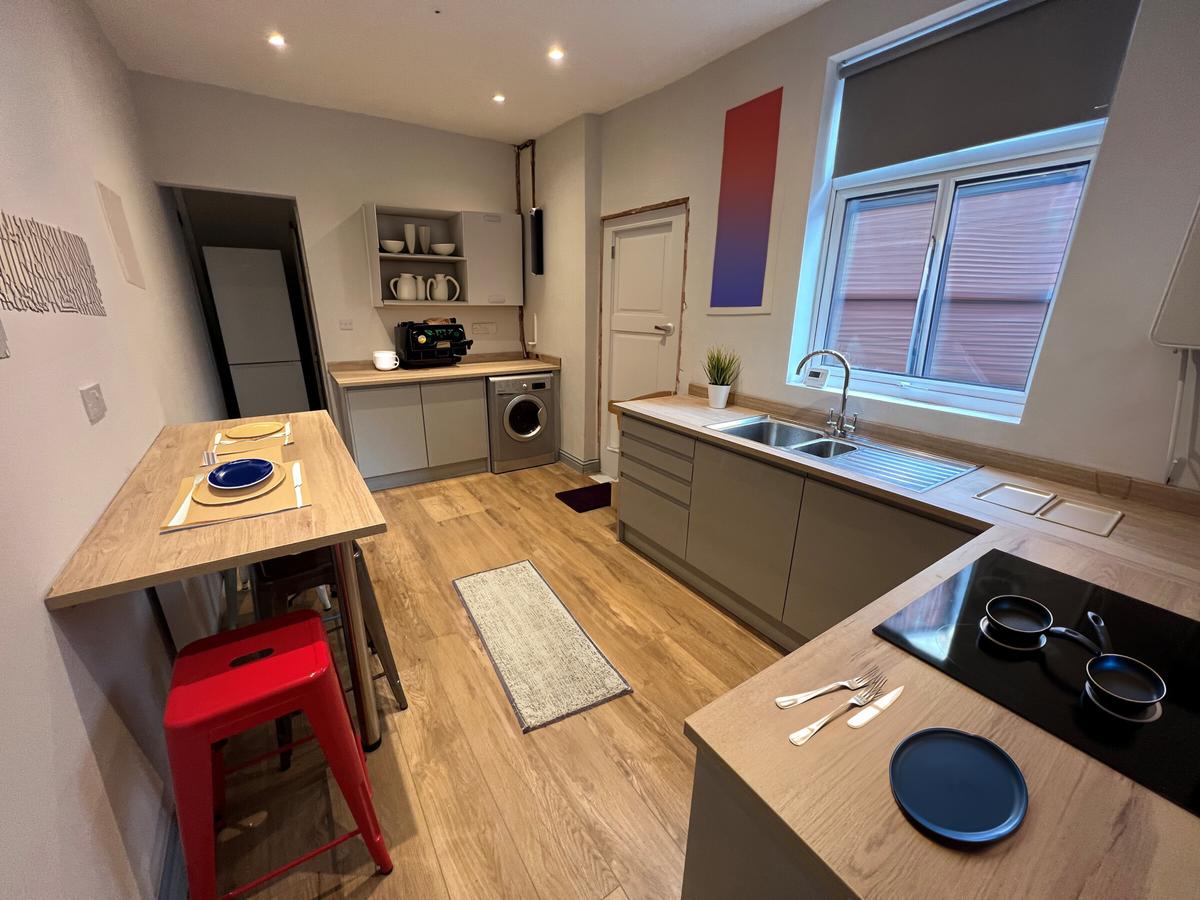 5 bedroom house for rent Dulverton Road, Leicester, LE3 0SA | UniHomes