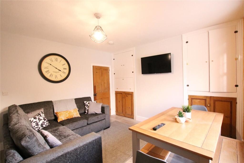 6 bedroom house for rent Overndale Road, Bristol, BS16 2RG | UniHomes