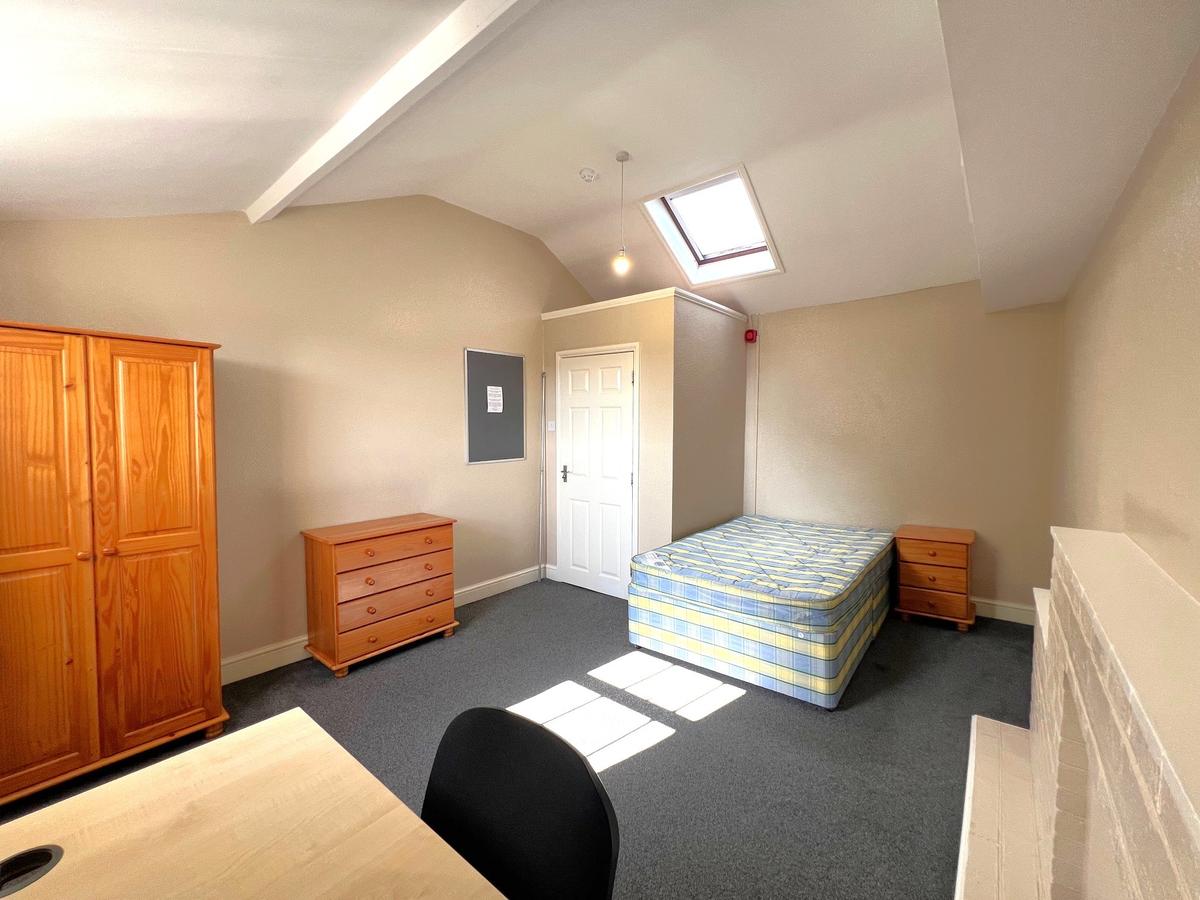 5 bedroom apartment for rent Whiteladies Road Bristol, BS8 2NT | UniHomes