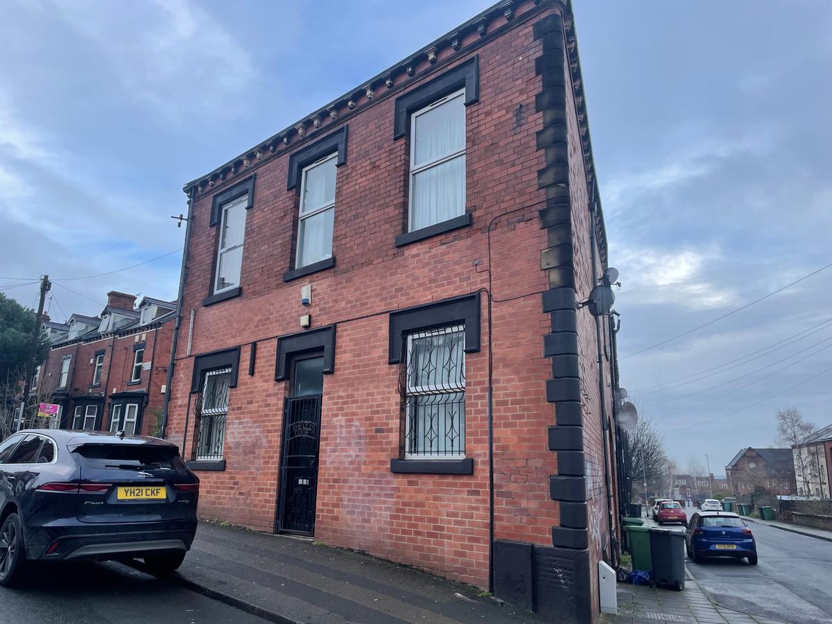 4 bedroom apartment for rent Delph Lane Leeds, LS6 2HQ | UniHomes