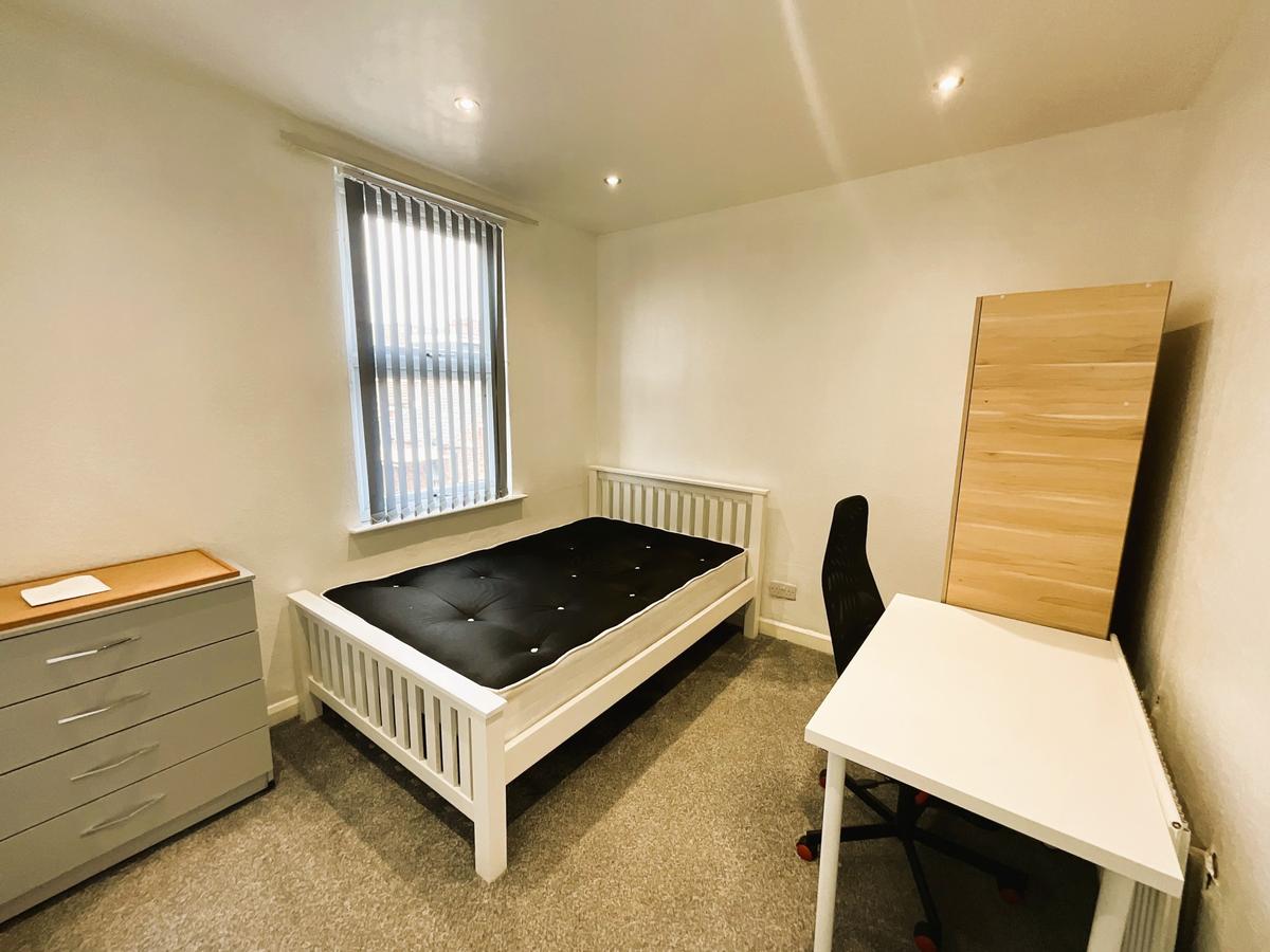 5 bedroom house for rent Rothesay Avenue, Nottingham, NG7 1PU | UniHomes