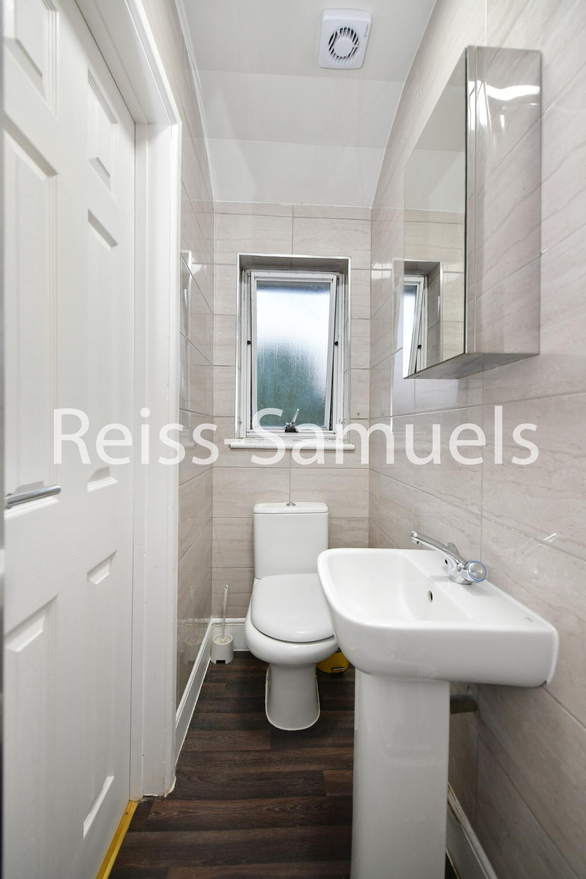 4 bedroom house for rent Manor Road London, E15 3AN | UniHomes