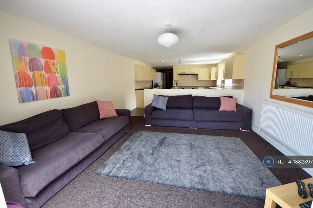 10 bedroom house for rent Wyeverne Road, Cardiff, CF24 4BG | UniHomes