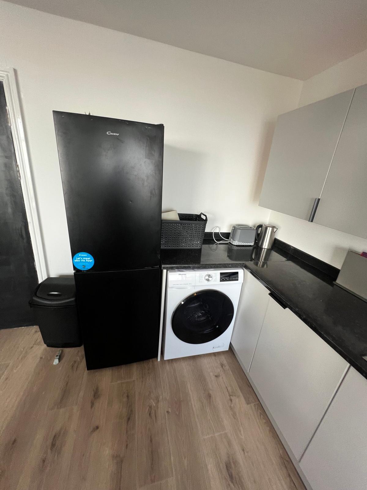 3 bedroom apartment for rent Oystermouth Road Swansea, SA1 3UL | UniHomes