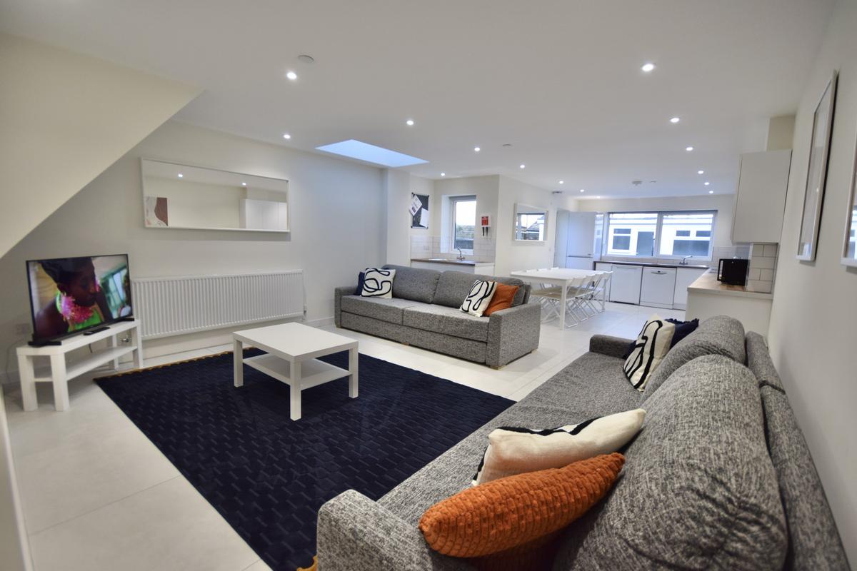 8 bedroom house for rent Coburn Street Cardiff, CF24 4BS | UniHomes