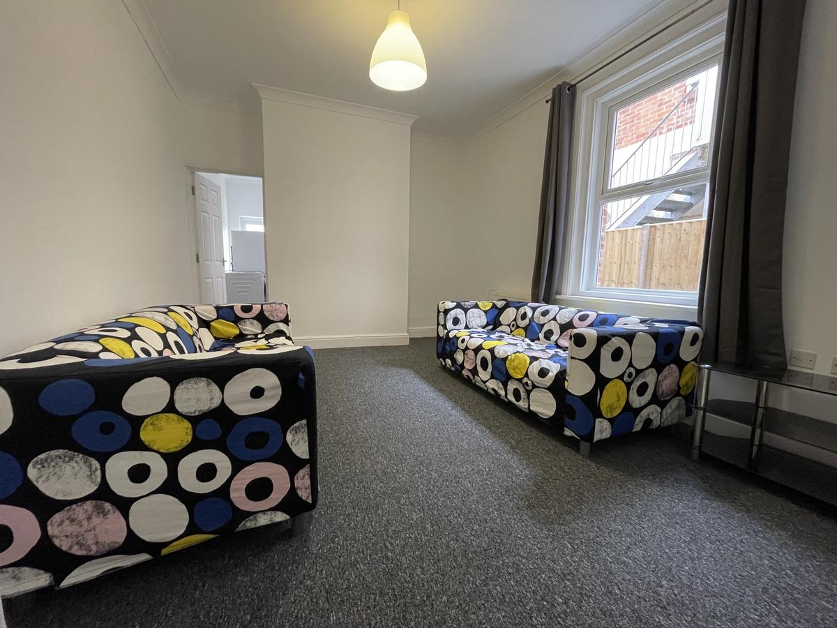 6 bedroom house for rent Polygon Southampton, SO15 2HJ | UniHomes