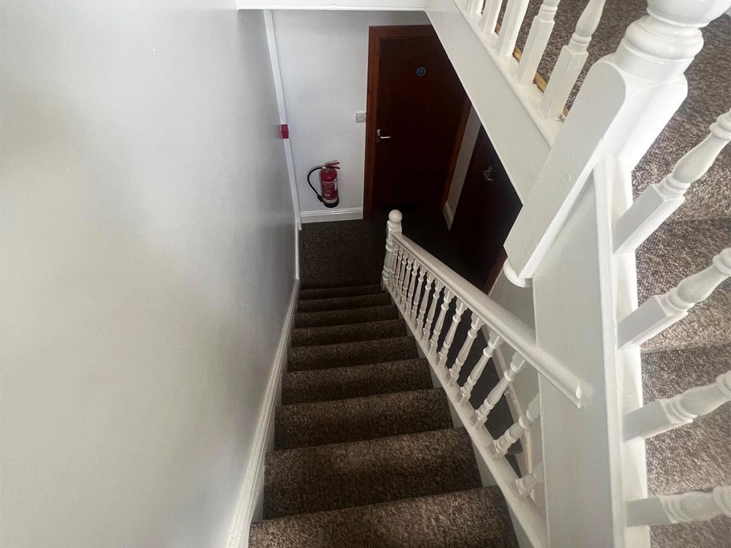 3 bedroom apartment for rent Victoria Terrace Swansea, SA1 4LS | UniHomes