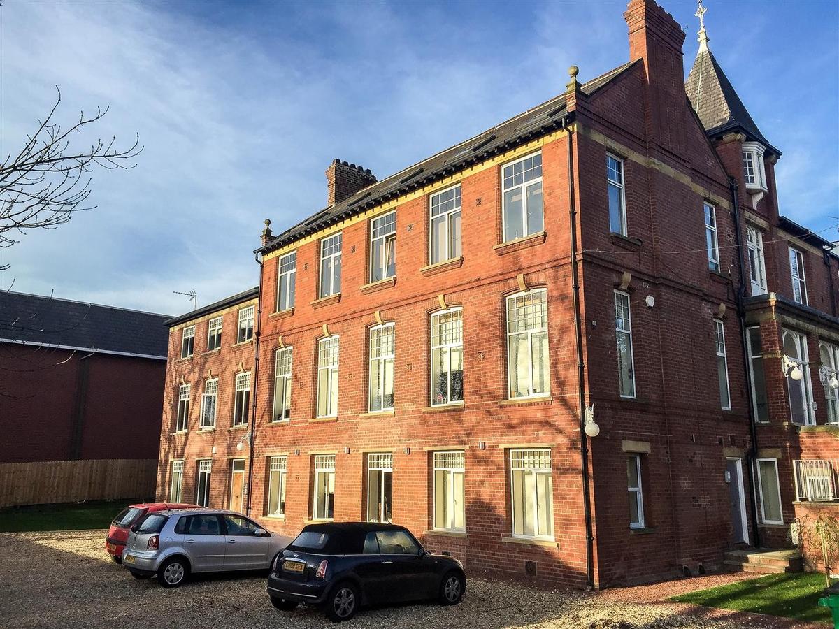 2 bedroom apartment for rent Ash Grove Leeds, LS6 1AY | UniHomes