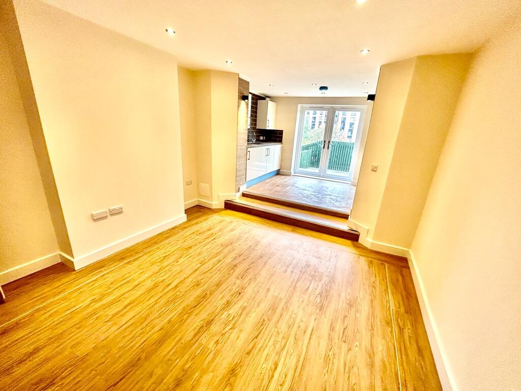 3 bedroom house for rent Cemetery Road Sheffield, S11 8FR | UniHomes
