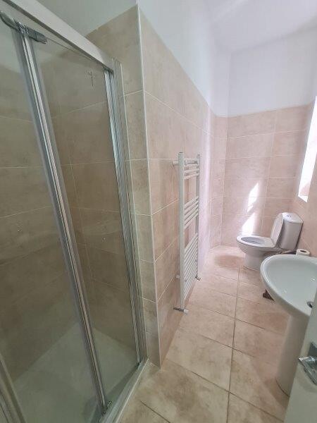 8 bedroom house for rent Birch Grove Manchester, M14 5JY | UniHomes