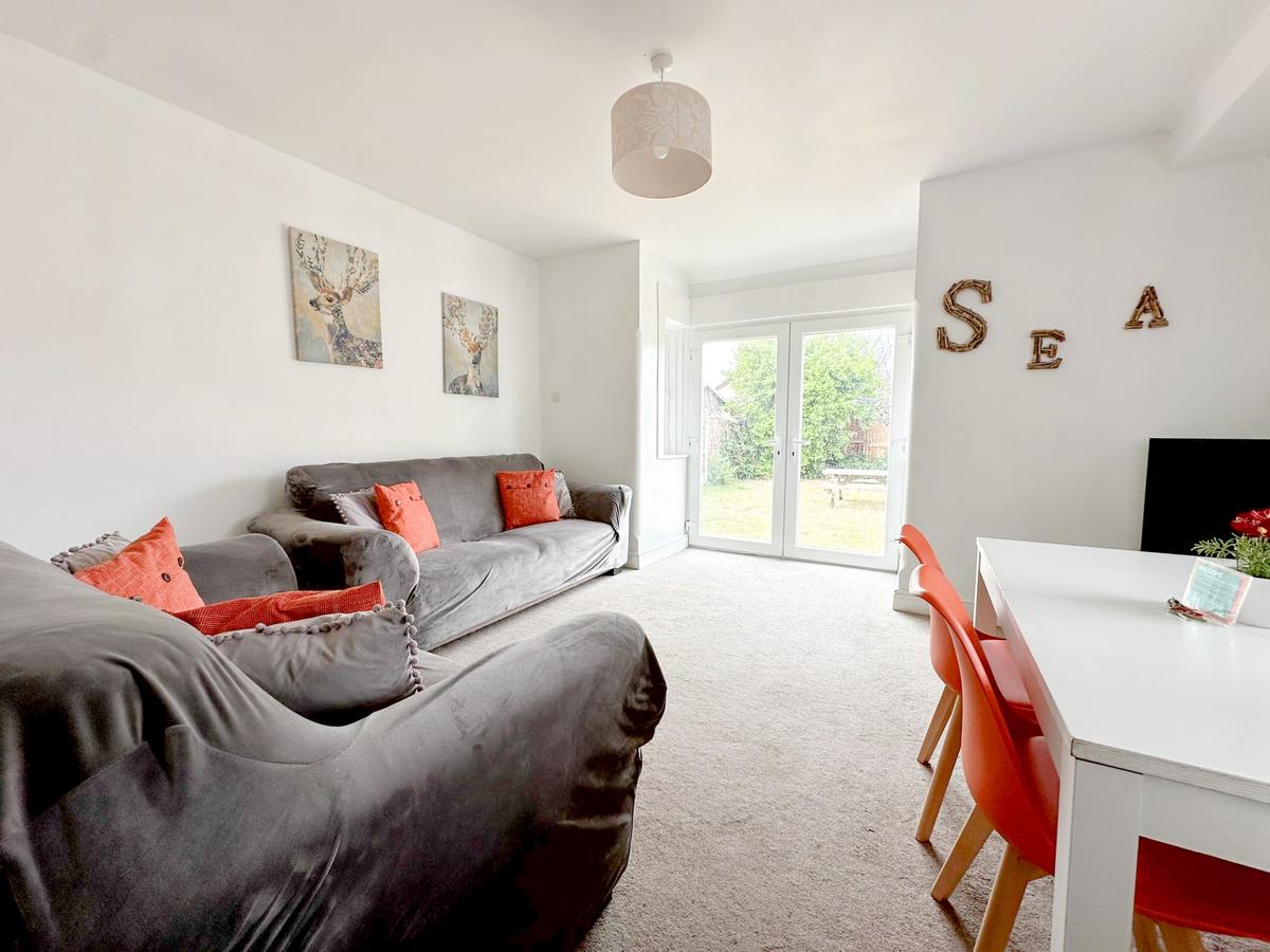 4 bedroom house for rent Redhill Drive Bournemouth, BH10 6AH | UniHomes