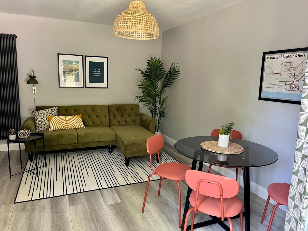 2 bedroom apartment for rent Park Close Brighton, BN1 9DF | UniHomes