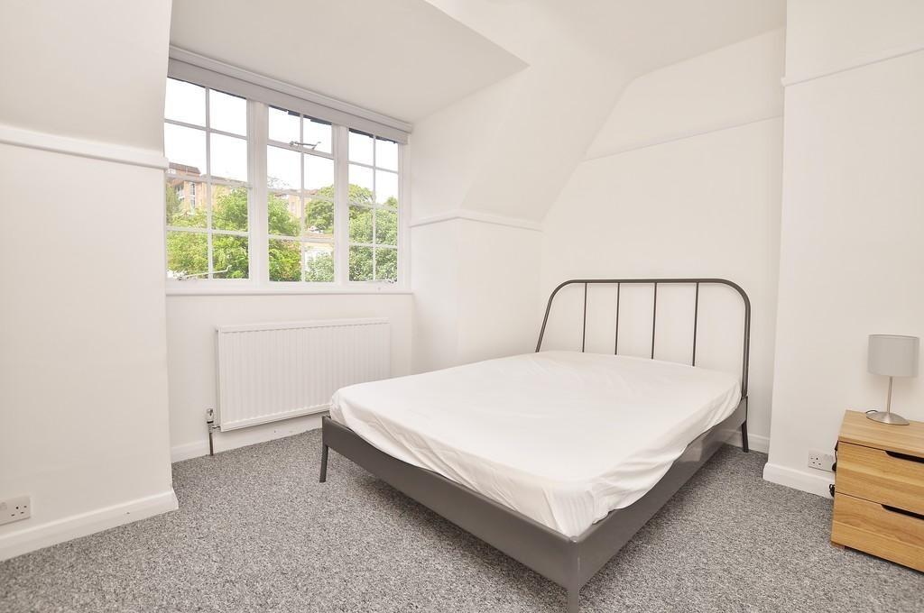 4 bedroom house for rent Condor Court, Surrey, GU2 4BP | UniHomes