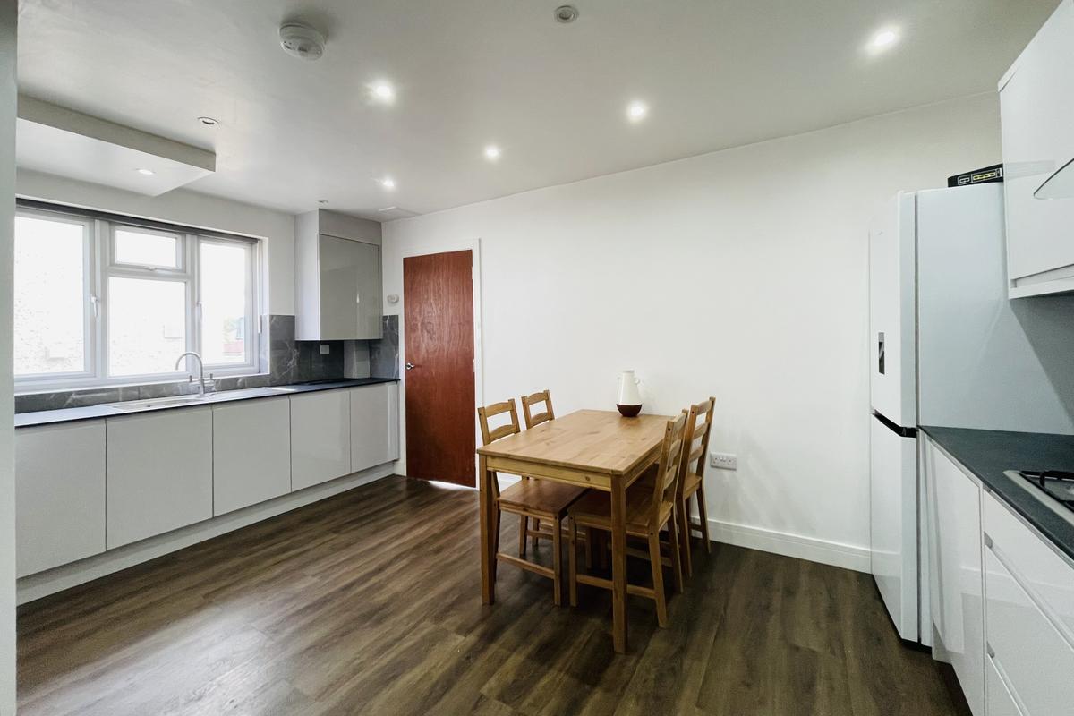 4 bedroom house for rent Hunters Way Bristol, BS34 7EW | UniHomes
