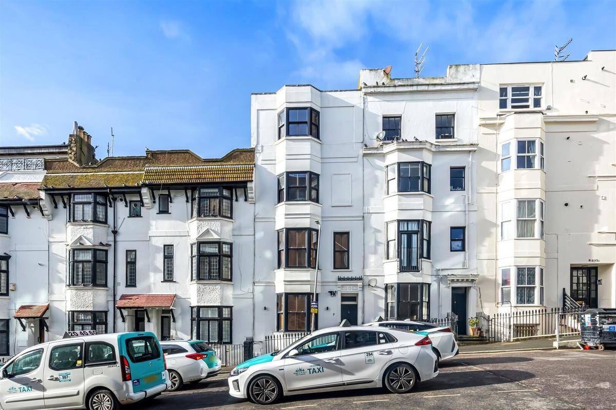 2 bedroom house for rent Queen Square, Brighton, BN1 3FD | UniHomes