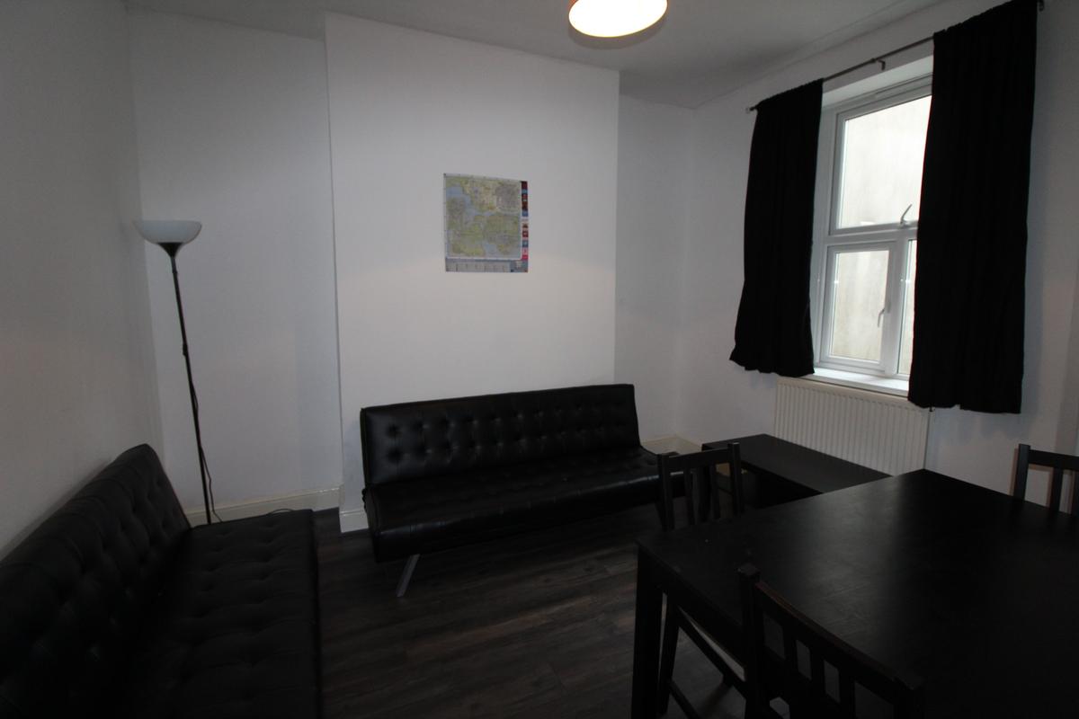 4 bedroom house for rent Russell Street Cardiff, CF24 3BG | UniHomes