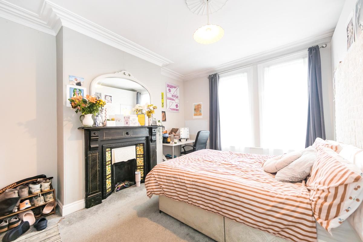 8 bedroom house for rent Delph Lane Leeds, LS6 2HQ | UniHomes