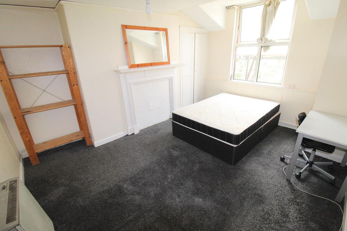 2 bedroom house for rent Cliff Road Leeds, LS6 2EX | UniHomes