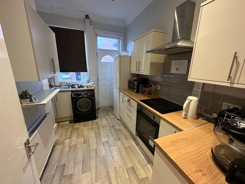 8 bedroom house for rent Delph Lane Leeds, LS6 2HQ | UniHomes