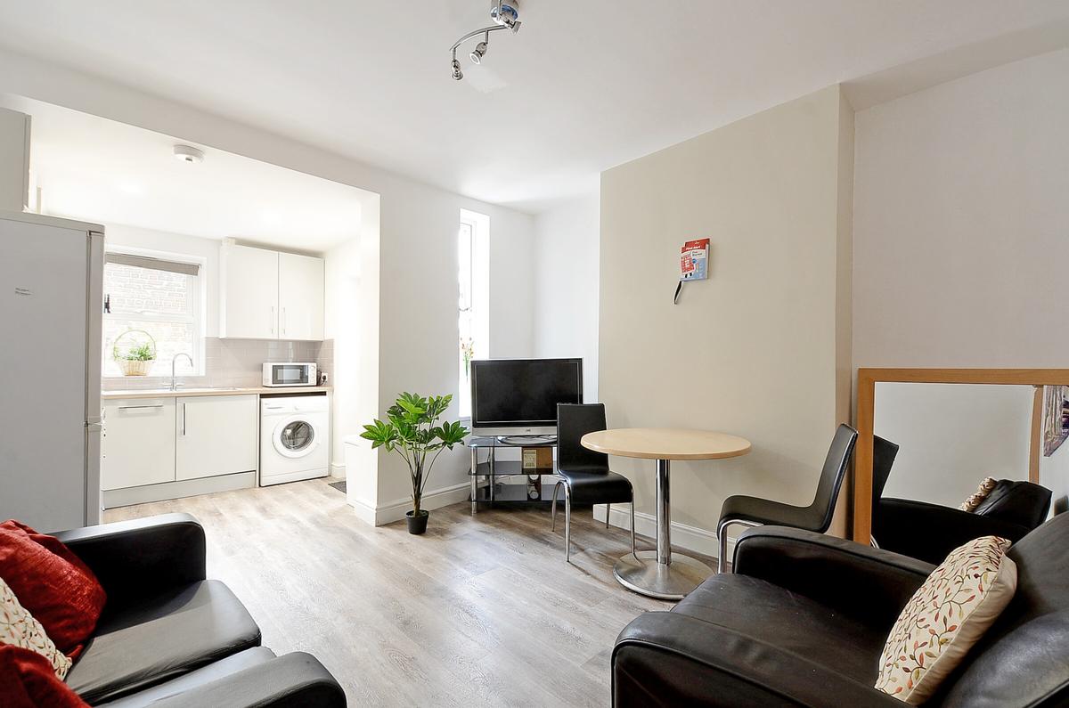 4 bedroom house for rent Langdon Street Sheffield, S11 8BH | UniHomes