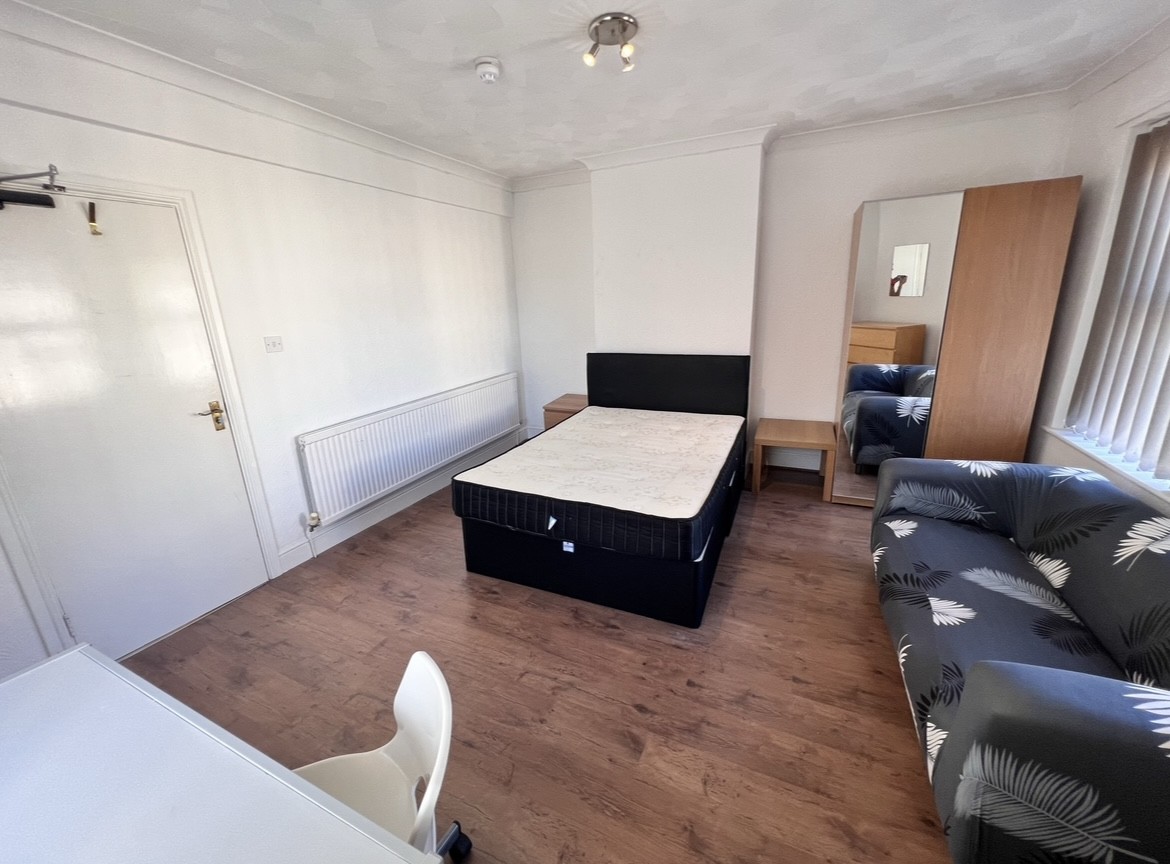 6 bedroom house for rent Harriet Street, Cardiff, CF24 4BX | UniHomes