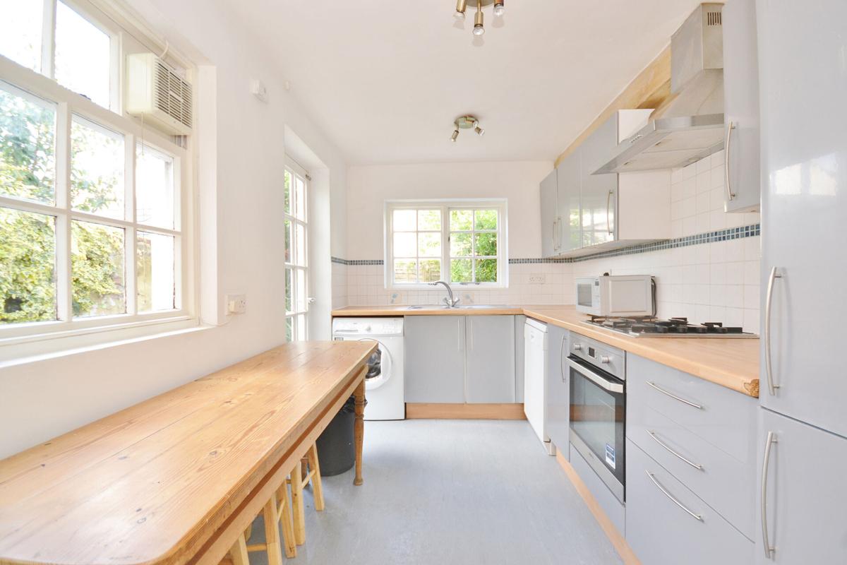 6 bedroom house for rent Hanover Terrace Brighton, BN2 9SP | UniHomes