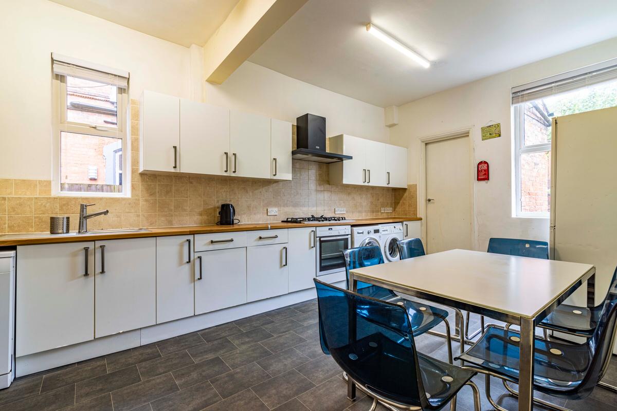 6 bedroom house for rent Portland Road, Nottingham, NG7 4HE | UniHomes