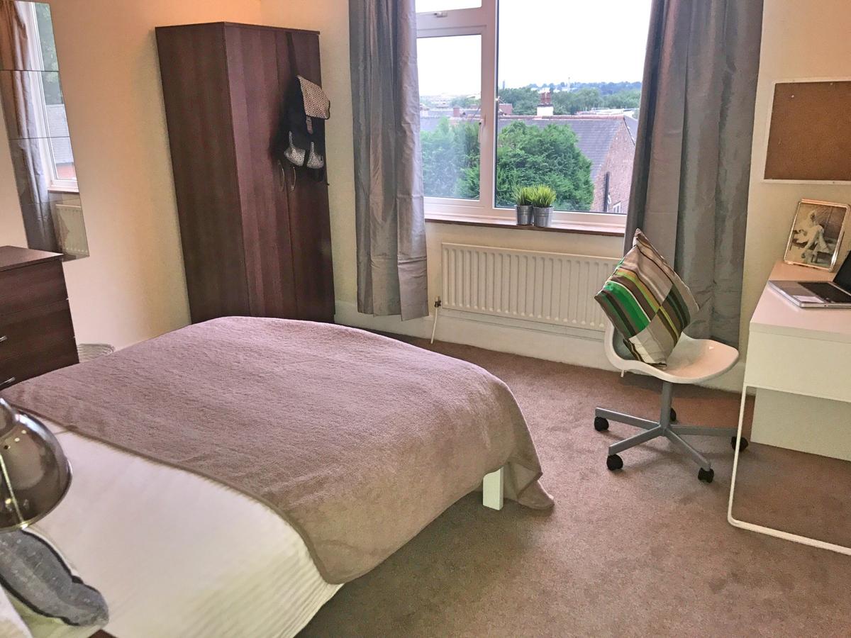 5 bedroom house for rent Rolleston Drive Nottingham, NG7 1JT | UniHomes