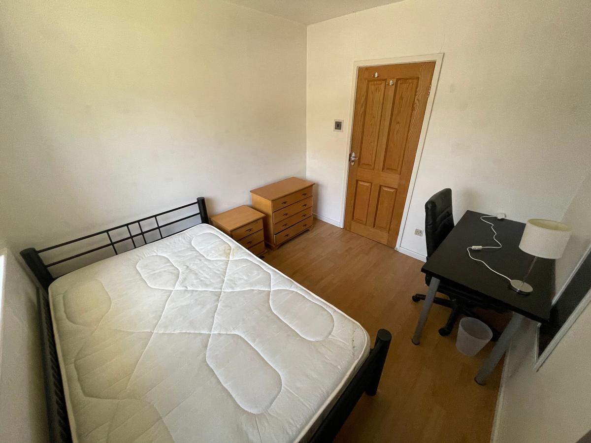 3 bedroom house for rent The Poplars, Leeds, LS6 2BT | UniHomes