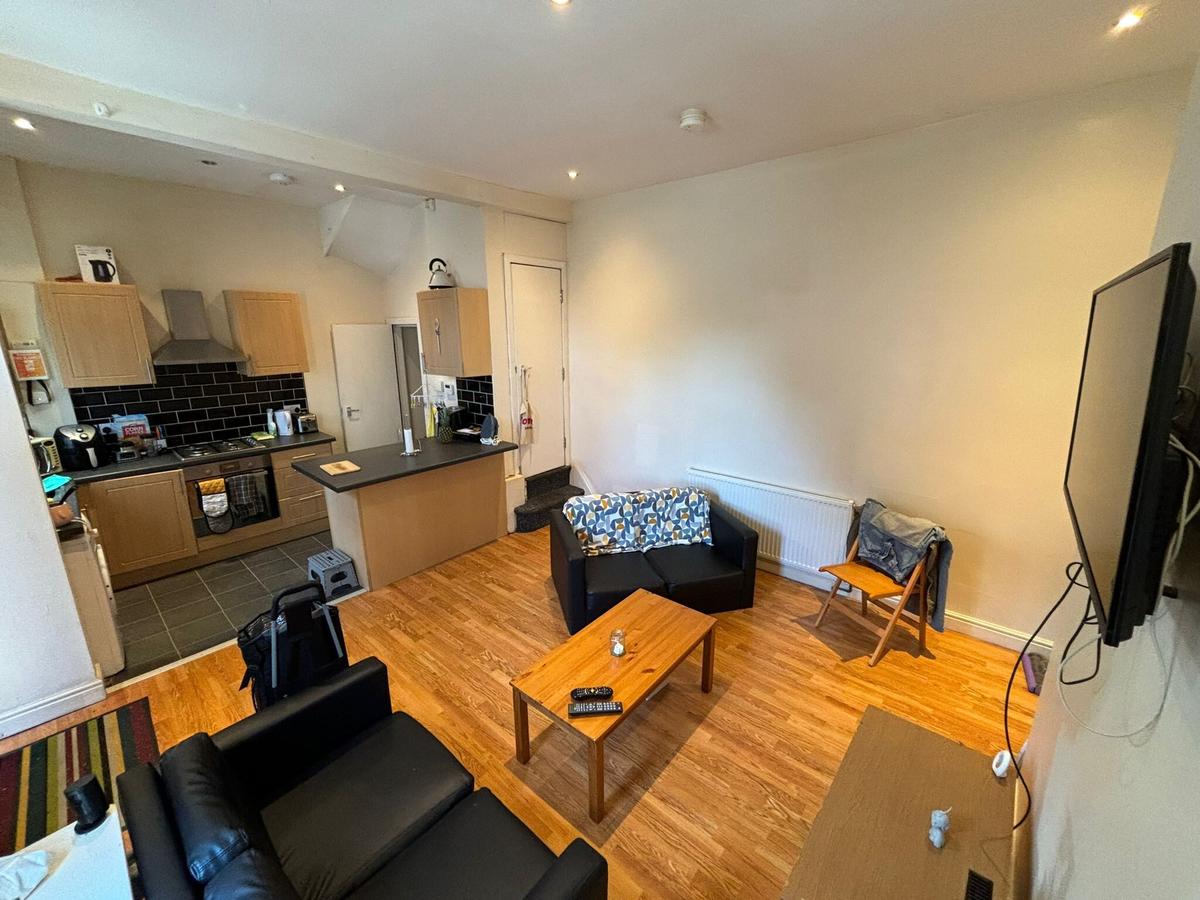 3 bedroom house for rent Christopher Road, Leeds, LS6 2JX | UniHomes