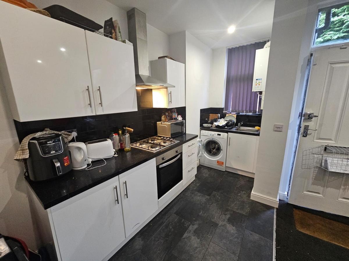3 bedroom house for rent Royal Park Terrace Leeds, LS6 1EX | UniHomes