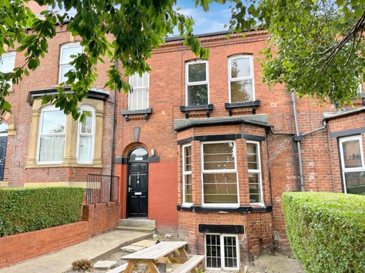 6 bedroom house for rent Consort Terrace Leeds, LS3 1ET | UniHomes